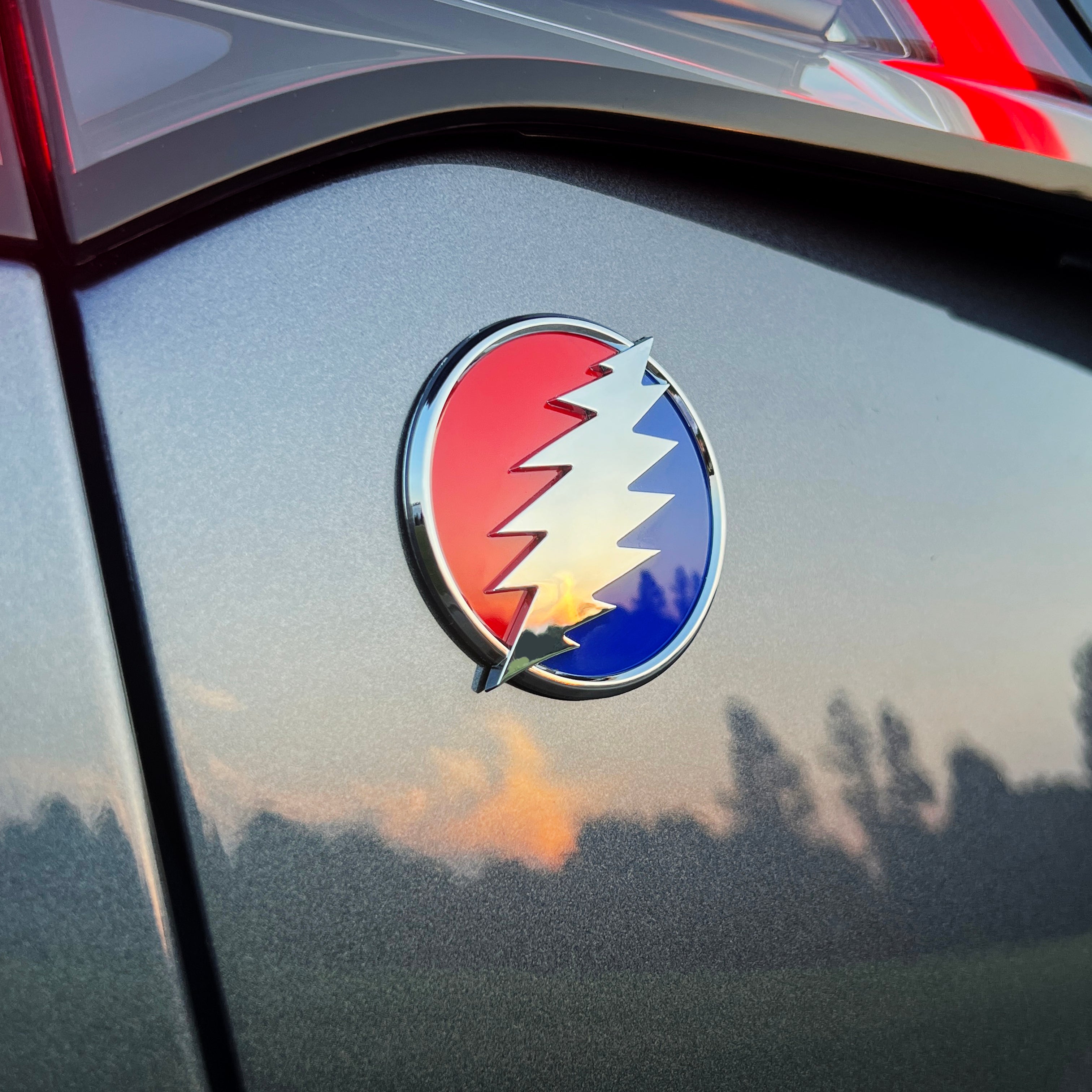 The Large Stealie Bolt Badge | relix.shop